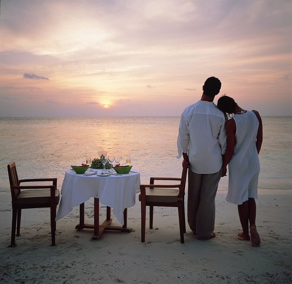 5 Classic Romantic Date Ideas For You | FNP