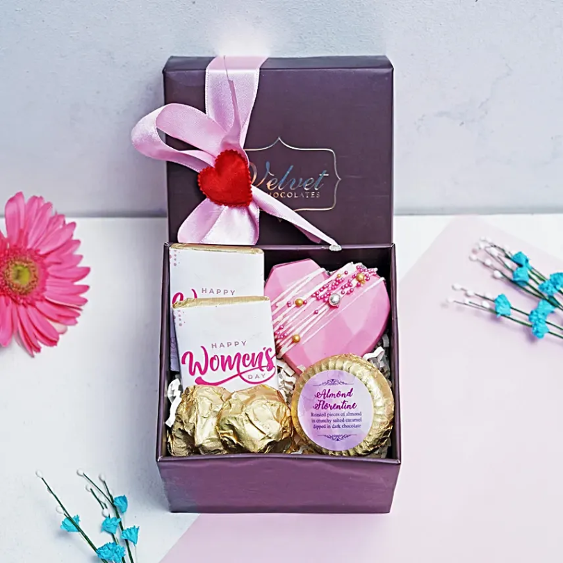 Women's Day Corporate Gift Ideas - Best 7 Gift Options at FNP